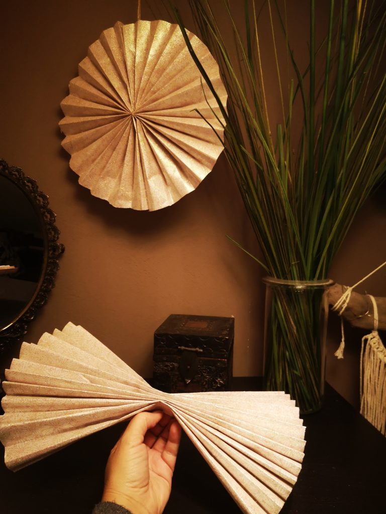 Zauberhafte Deko aus Geschenkpapier falten - Natur-DIY-Liebe - Dein ...